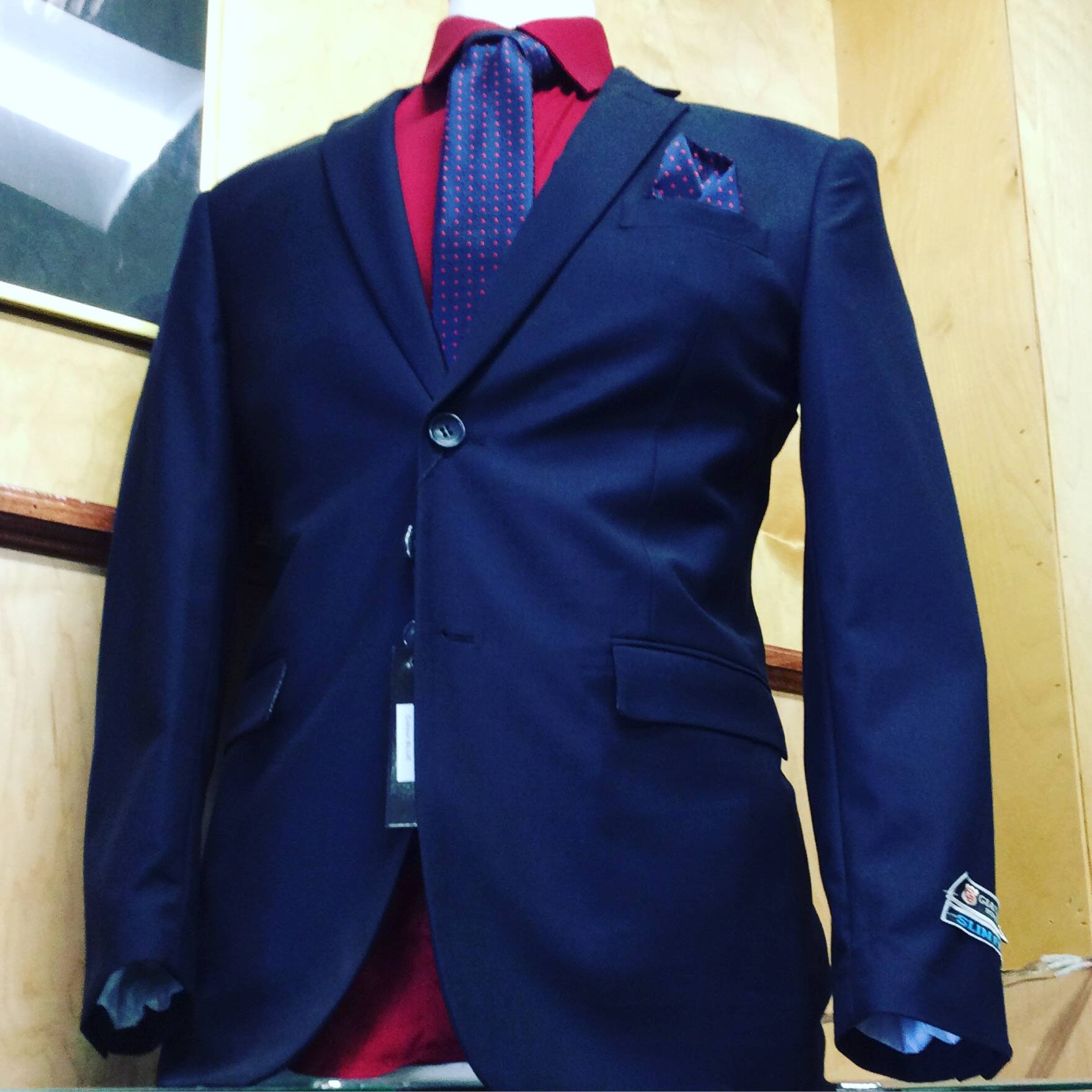 Best Suits in Los Angeles | HOLLYWOOD MENSWEAR - SUITS & TUXEDOS